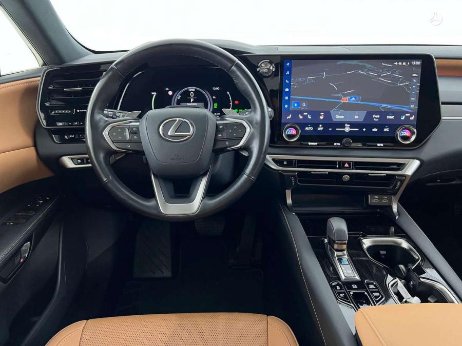 Green Lexus RX 450h 2023 in Vilnius, with an engine capacity of 2.49 L and mileage of 69 thousand km for 66900 €, photo 10 on AUTOMOTO.COM.LV