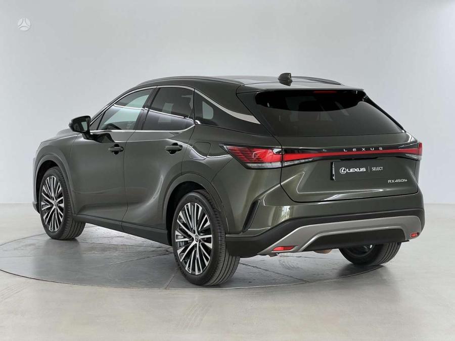 Green Lexus RX 450h 2023 in Vilnius, with an engine capacity of 2.49 L and mileage of 69 thousand km for 66900 €, photo 18 on AUTOMOTO.COM.LV