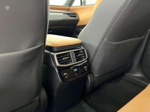 Green Lexus RX 450h 2023 in Vilnius, with an engine capacity of 2.49 L and mileage of 69 thousand km for 66900 €, photo 28 on AUTOMOTO.COM.LV