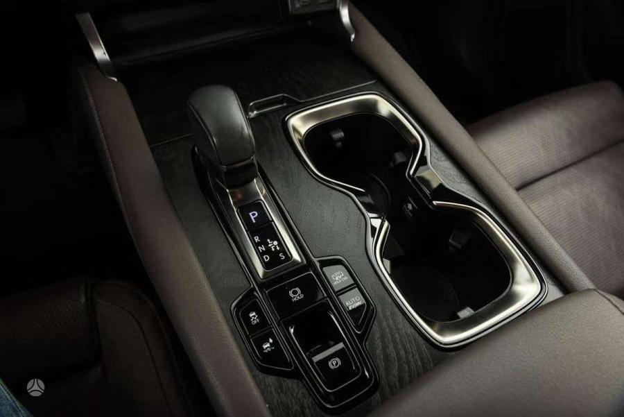 Zaļš Lexus RX 450h 2023 Viļņa, ar dzinēja tilpumu 2.49 L un nobraukumu 66 tūkst. km par 61900 €, foto 8 vietnē AUTOMOTO.COM.LV