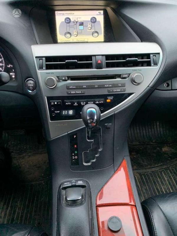 Grey Lexus RX 450h 2009 in Riga, with an engine capacity of 0.00 L and mileage of 258 thousand km for 7900 €, photo 10 on AUTOMOTO.COM.LV