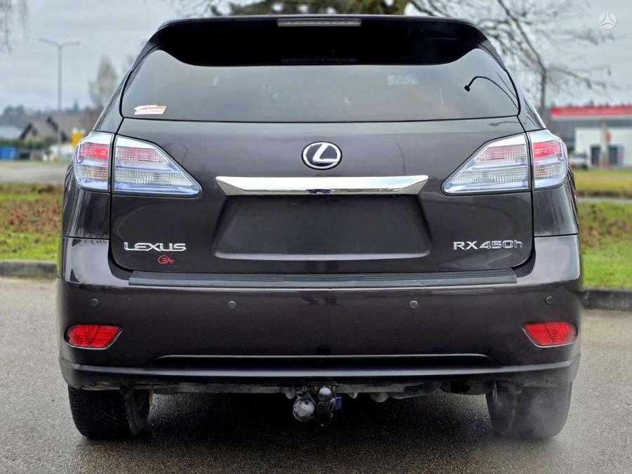 Grey Lexus RX 450h 2009 in Taurage, with an engine capacity of 3.50 L and mileage of 231 thousand km for 8600 €, photo 6 on AUTOMOTO.COM.LV
