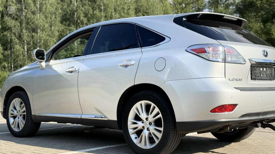 Pelēks Lexus RX 450h 2009 Panevēža, ar dzinēja tilpumu 3.50 L un nobraukumu 270 tūkst. km par 9500 €, foto 5 vietnē AUTOMOTO.COM.LV