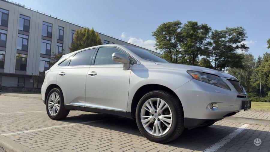 Pelēks Lexus RX 450h 2009 Panevēža, ar dzinēja tilpumu 3.50 L un nobraukumu 270 tūkst. km par 9500 €, foto 9 vietnē AUTOMOTO.COM.LV