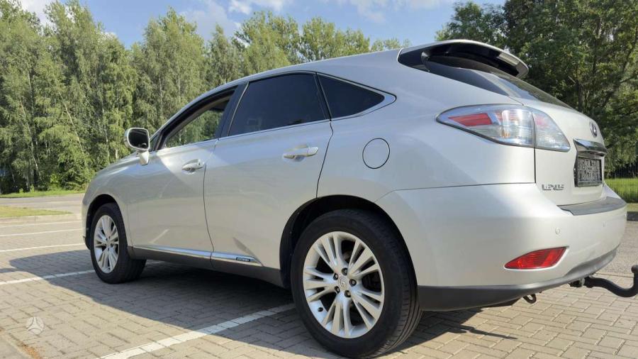 Pelēks Lexus RX 450h 2009 Panevēža, ar dzinēja tilpumu 3.50 L un nobraukumu 270 tūkst. km par 9500 €, foto 13 vietnē AUTOMOTO.COM.LV