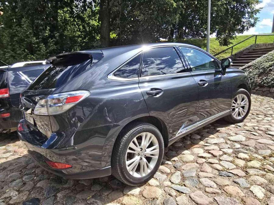 Pelēks Lexus RX 450h 2009 Utena, ar dzinēja tilpumu 3.46 L un nobraukumu 350 tūkst. km par 8400 €, foto 7 vietnē AUTOMOTO.COM.LV