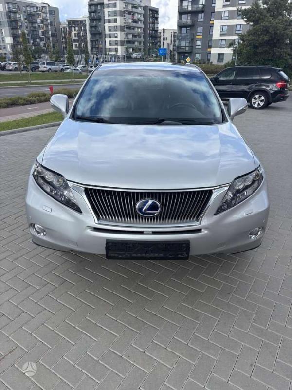 Pelēks Lexus RX 450h 2009 Viļņa, ar dzinēja tilpumu 3.50 L un nobraukumu 270 tūkst. km par 9800 €, foto 2 vietnē AUTOMOTO.COM.LV