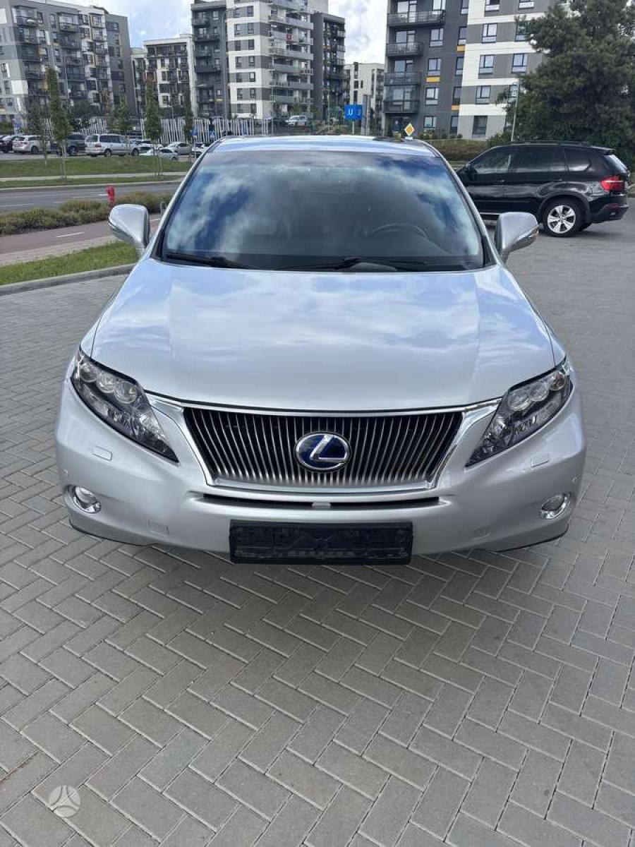 Pelēks Lexus RX 450h 2009 Viļņa, ar dzinēja tilpumu 3.50 L un nobraukumu 270 tūkst. km par 9800 €, foto 3 vietnē AUTOMOTO.COM.LV