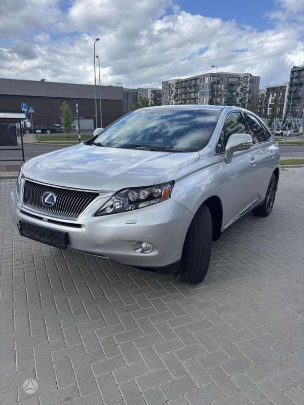 Pelēks Lexus RX 450h 2009 Viļņa, ar dzinēja tilpumu 3.50 L un nobraukumu 270 tūkst. km par 9800 €, foto 4 vietnē AUTOMOTO.COM.LV