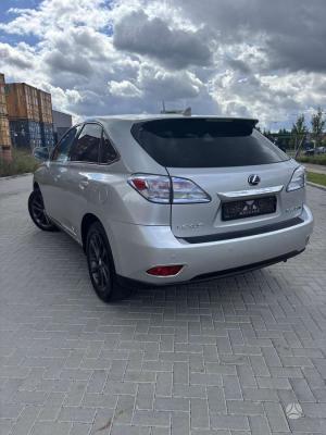 Pelēks Lexus RX 450h 2009 Viļņa, ar dzinēja tilpumu 3.50 L un nobraukumu 270 tūkst. km par 9800 €, foto 6 vietnē AUTOMOTO.COM.LV