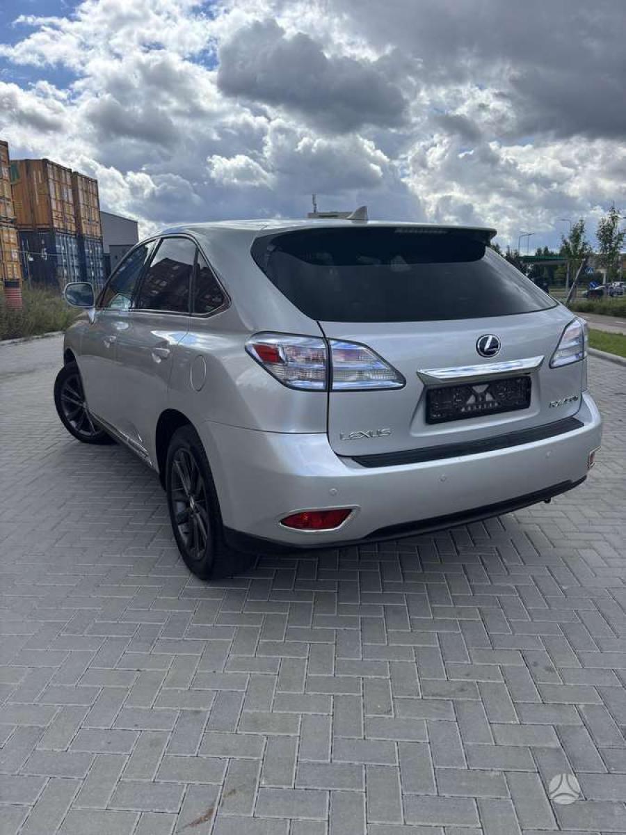 Pelēks Lexus RX 450h 2009 Viļņa, ar dzinēja tilpumu 3.50 L un nobraukumu 270 tūkst. km par 9800 €, foto 6 vietnē AUTOMOTO.COM.LV