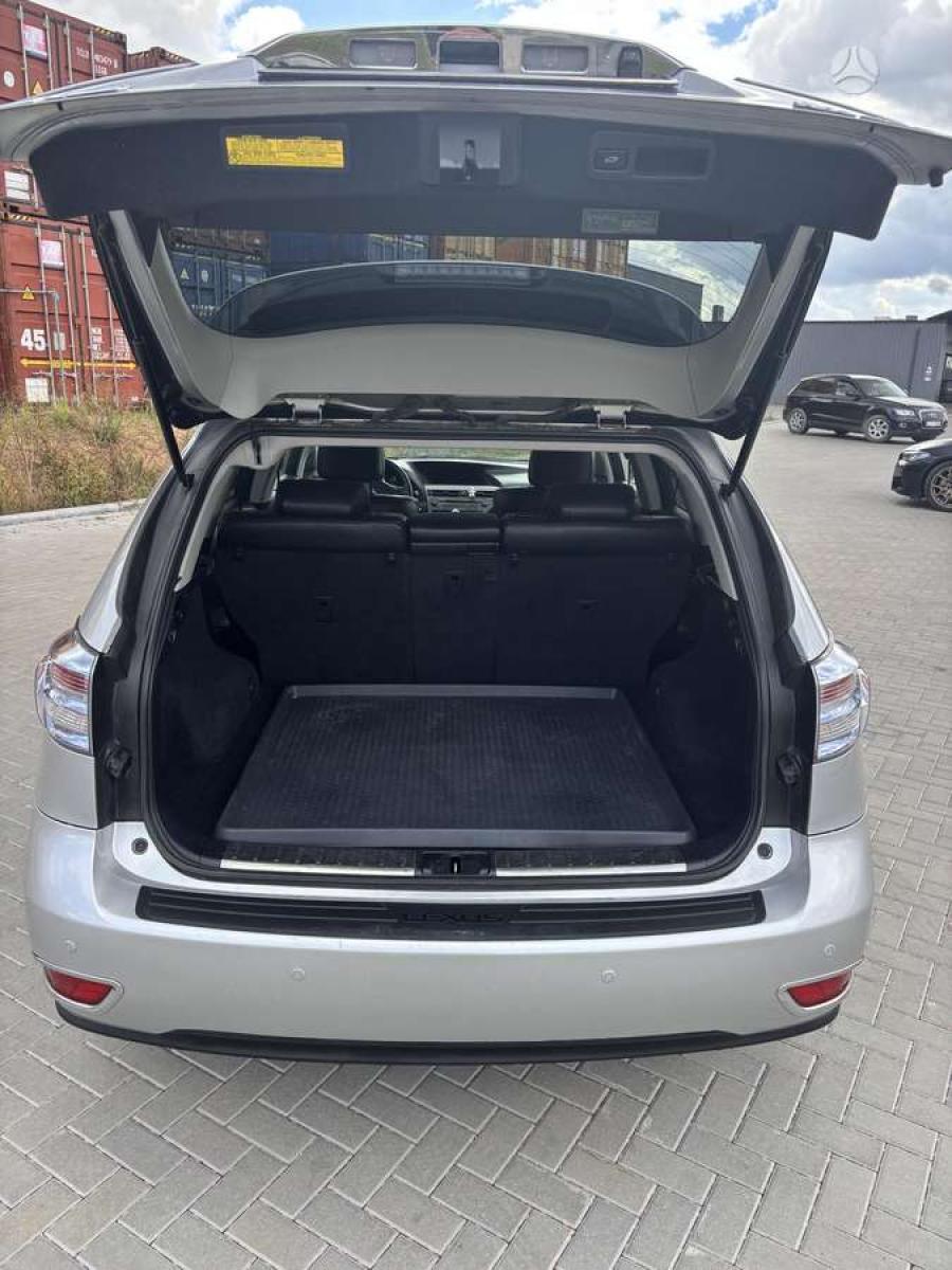 Pelēks Lexus RX 450h 2009 Viļņa, ar dzinēja tilpumu 3.50 L un nobraukumu 270 tūkst. km par 9800 €, foto 10 vietnē AUTOMOTO.COM.LV