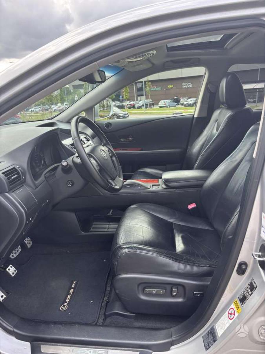 Pelēks Lexus RX 450h 2009 Viļņa, ar dzinēja tilpumu 3.50 L un nobraukumu 270 tūkst. km par 9800 €, foto 14 vietnē AUTOMOTO.COM.LV