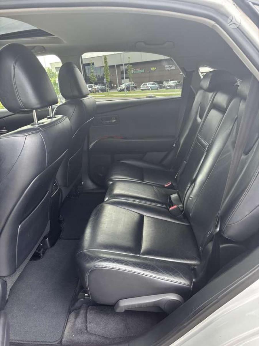 Pelēks Lexus RX 450h 2009 Viļņa, ar dzinēja tilpumu 3.50 L un nobraukumu 270 tūkst. km par 9800 €, foto 18 vietnē AUTOMOTO.COM.LV
