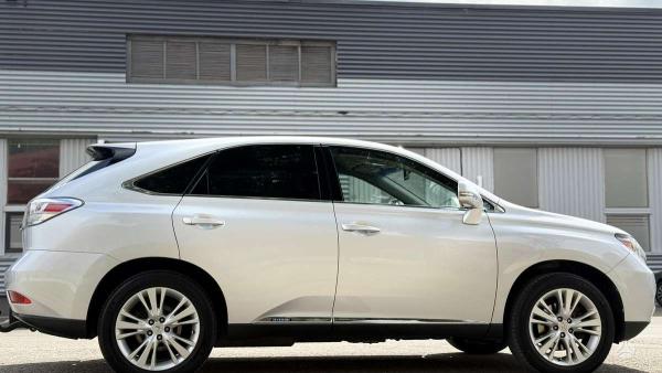 Pelēks Lexus RX 450h 2009 Panevēža, ar dzinēja tilpumu 3.50 L un nobraukumu 270 tūkst. km par 9500 €, foto 7 vietnē AUTOMOTO.COM.LV