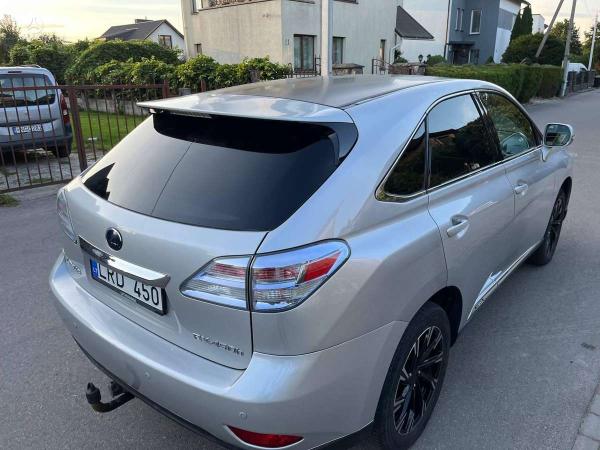 Pelēks Lexus RX 450h 2009 Viļņa, ar dzinēja tilpumu 0.00 L un nobraukumu 332 tūkst. km par 8300 €, foto 3 vietnē AUTOMOTO.COM.LV