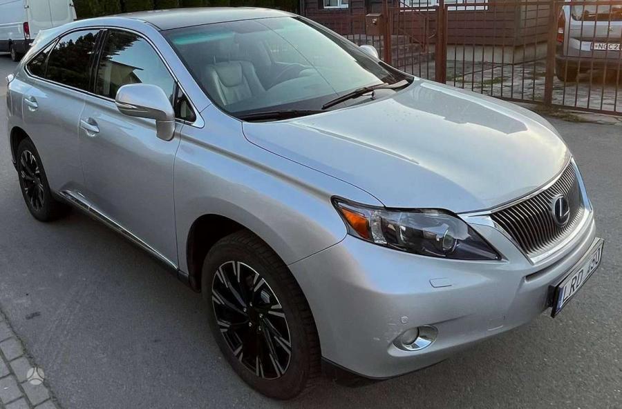 Pelēks Lexus RX 450h 2009 Viļņa, ar dzinēja tilpumu 0.00 L un nobraukumu 332 tūkst. km par 8300 €, foto 4 vietnē AUTOMOTO.COM.LV