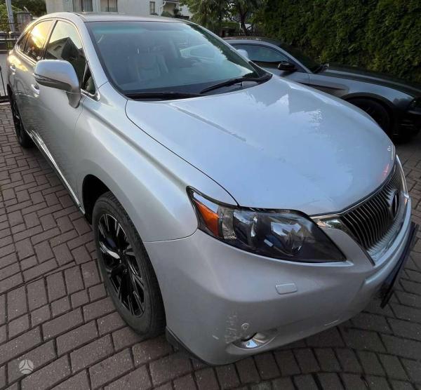 Pelēks Lexus RX 450h 2009 Viļņa, ar dzinēja tilpumu 0.00 L un nobraukumu 332 tūkst. km par 8300 €, foto 10 vietnē AUTOMOTO.COM.LV