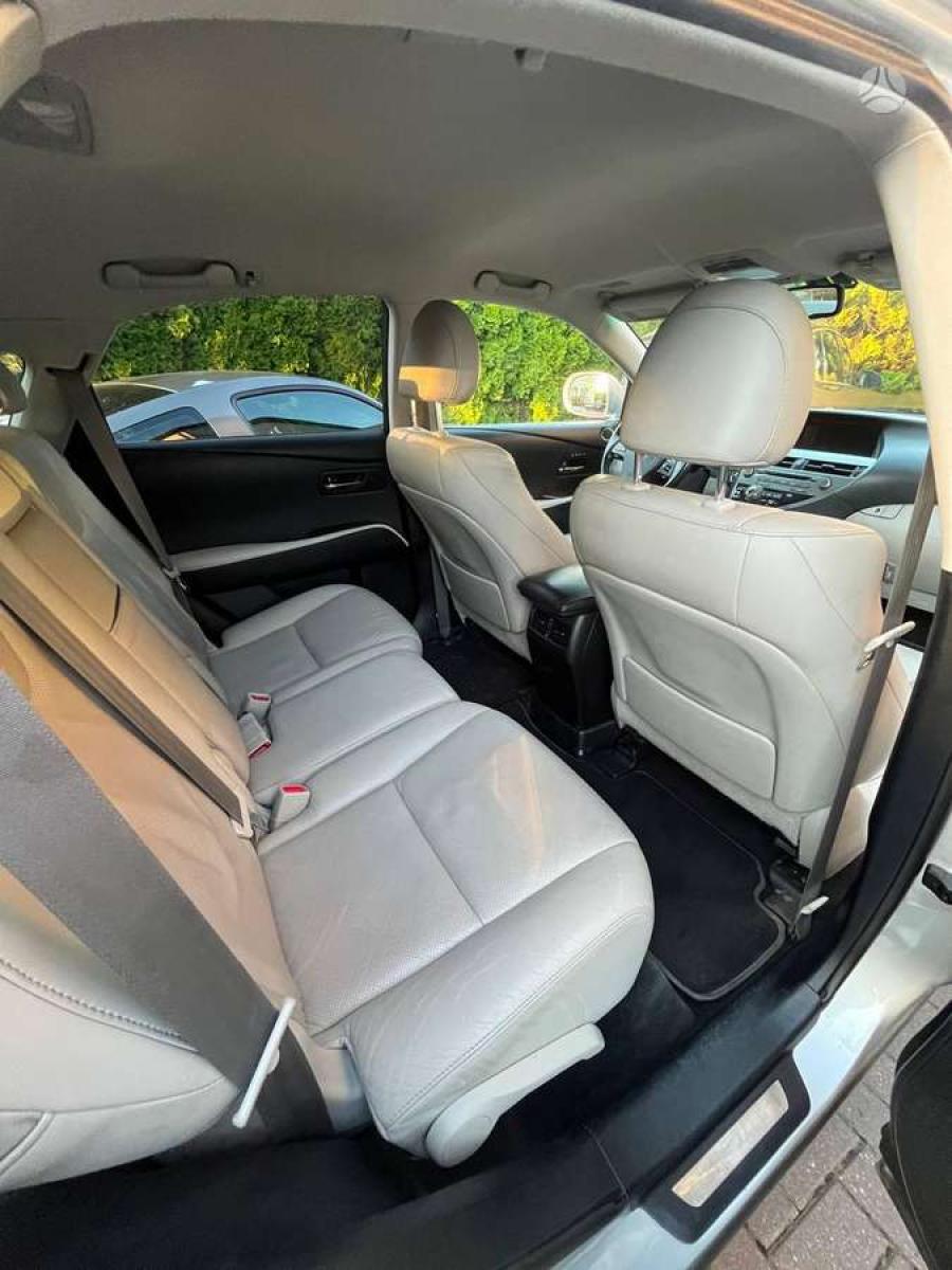 Pelēks Lexus RX 450h 2009 Viļņa, ar dzinēja tilpumu 0.00 L un nobraukumu 332 tūkst. km par 8300 €, foto 12 vietnē AUTOMOTO.COM.LV