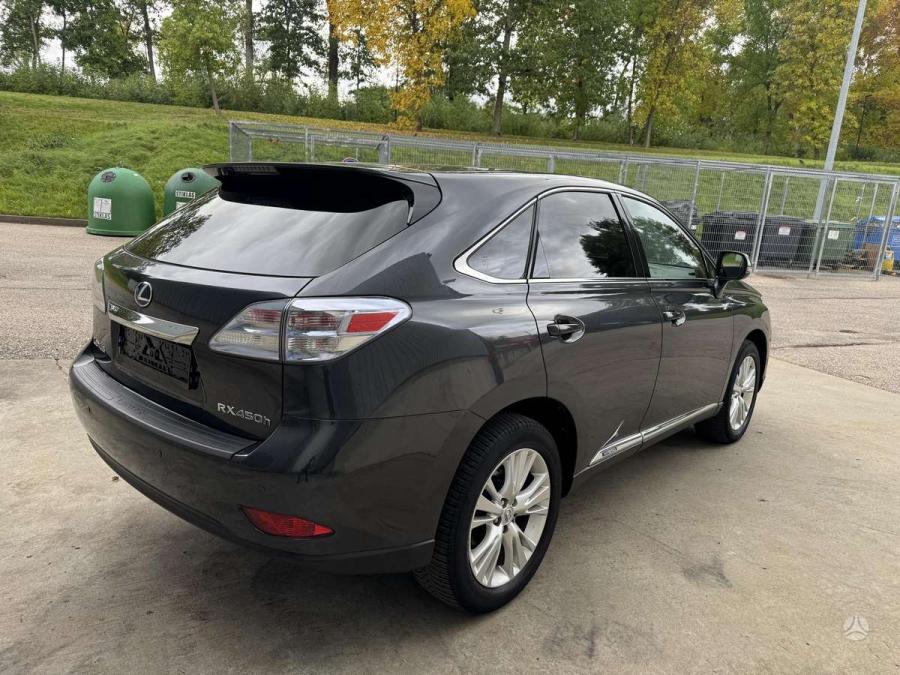 Pelēks Lexus RX 450h 2009 Alīta, ar dzinēja tilpumu 3.50 L un nobraukumu 230 tūkst. km par 12400 €, foto 5 vietnē AUTOMOTO.COM.LV