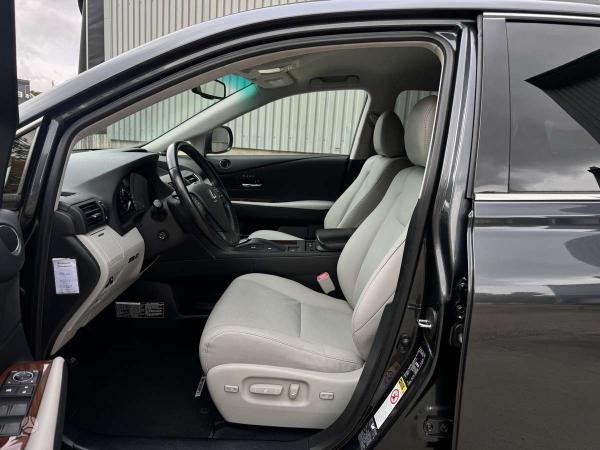 Pelēks Lexus RX 450h 2009 Alīta, ar dzinēja tilpumu 3.50 L un nobraukumu 230 tūkst. km par 12400 €, foto 6 vietnē AUTOMOTO.COM.LV