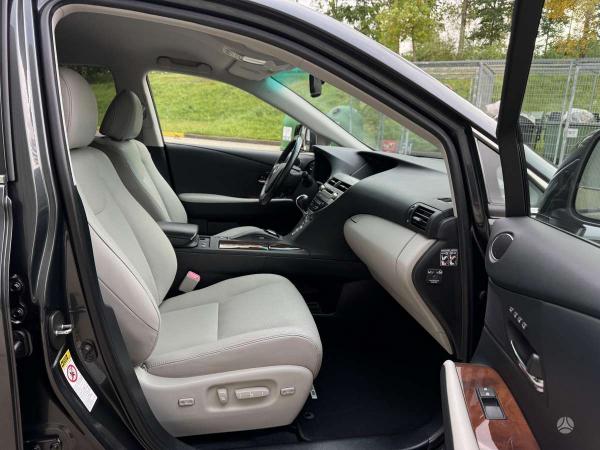 Pelēks Lexus RX 450h 2009 Alīta, ar dzinēja tilpumu 3.50 L un nobraukumu 230 tūkst. km par 12400 €, foto 9 vietnē AUTOMOTO.COM.LV