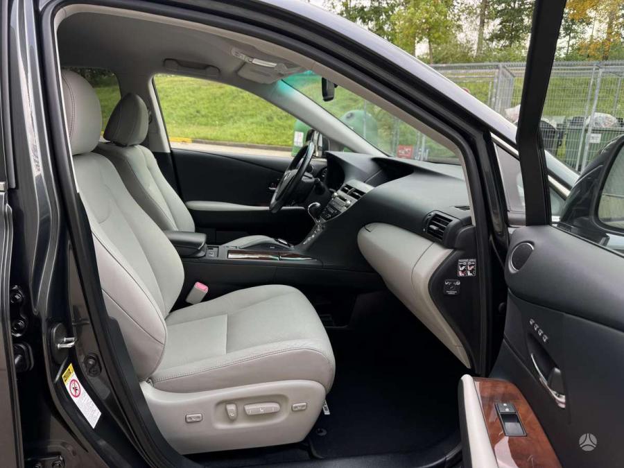 Pelēks Lexus RX 450h 2009 Alīta, ar dzinēja tilpumu 3.50 L un nobraukumu 230 tūkst. km par 12400 €, foto 9 vietnē AUTOMOTO.COM.LV