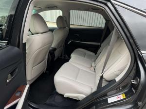 Pelēks Lexus RX 450h 2009 Alīta, ar dzinēja tilpumu 3.50 L un nobraukumu 230 tūkst. km par 12400 €, foto 10 vietnē AUTOMOTO.COM.LV