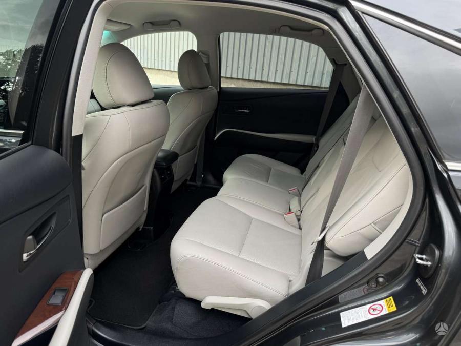 Pelēks Lexus RX 450h 2009 Alīta, ar dzinēja tilpumu 3.50 L un nobraukumu 230 tūkst. km par 12400 €, foto 10 vietnē AUTOMOTO.COM.LV