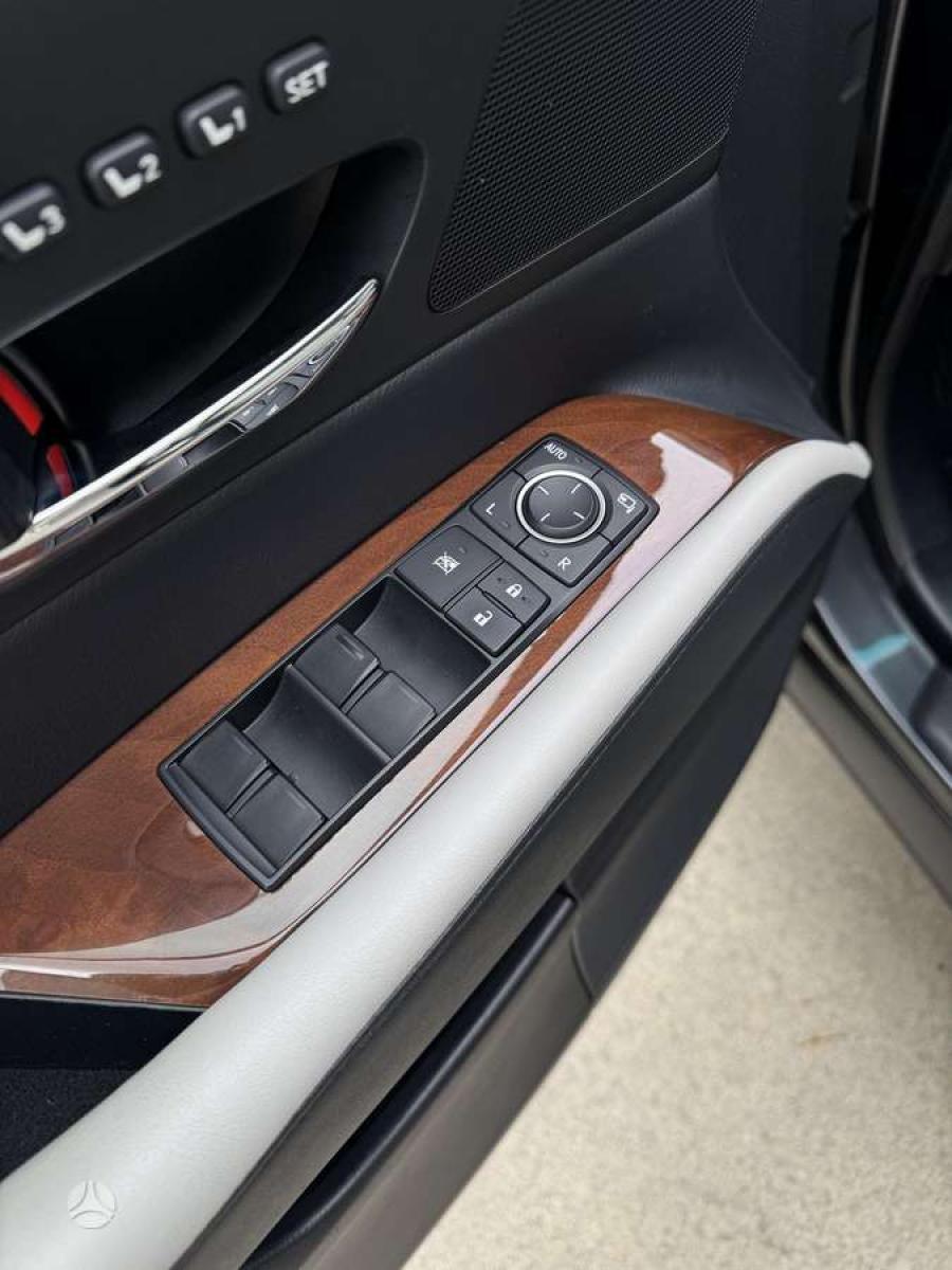 Pelēks Lexus RX 450h 2009 Alīta, ar dzinēja tilpumu 3.50 L un nobraukumu 230 tūkst. km par 12400 €, foto 26 vietnē AUTOMOTO.COM.LV