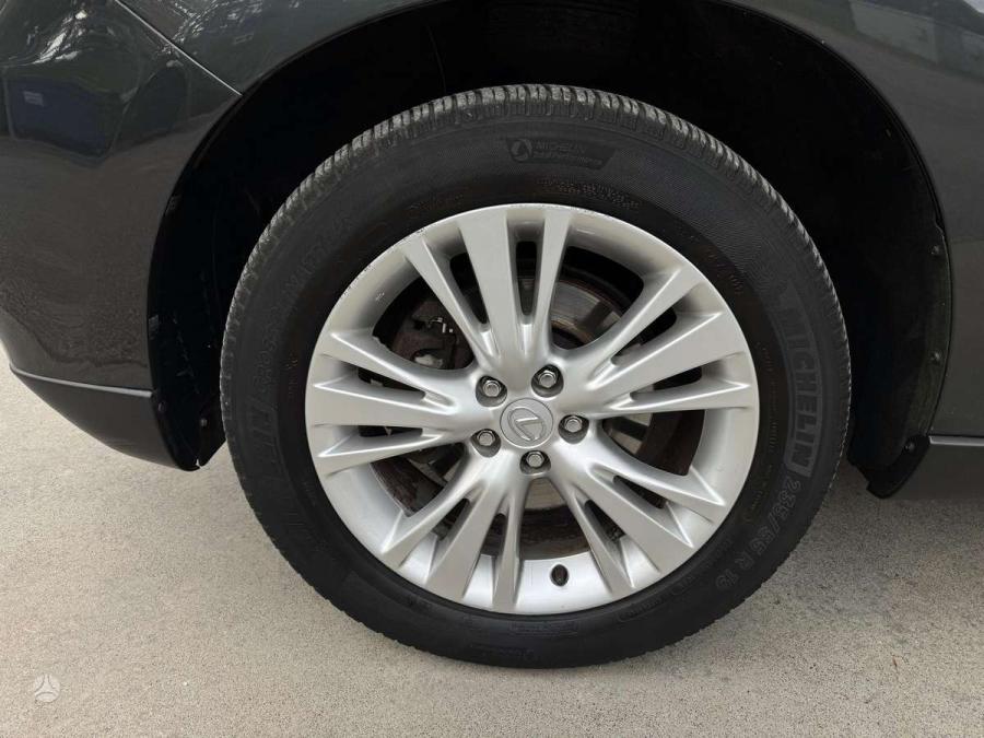 Pelēks Lexus RX 450h 2009 Alīta, ar dzinēja tilpumu 3.50 L un nobraukumu 230 tūkst. km par 12400 €, foto 30 vietnē AUTOMOTO.COM.LV