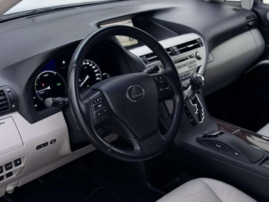 Pelēks Lexus RX 450h 2009 Viļņa, ar dzinēja tilpumu 3.46 L un nobraukumu 219 tūkst. km par 10999 €, foto 10 vietnē AUTOMOTO.COM.LV