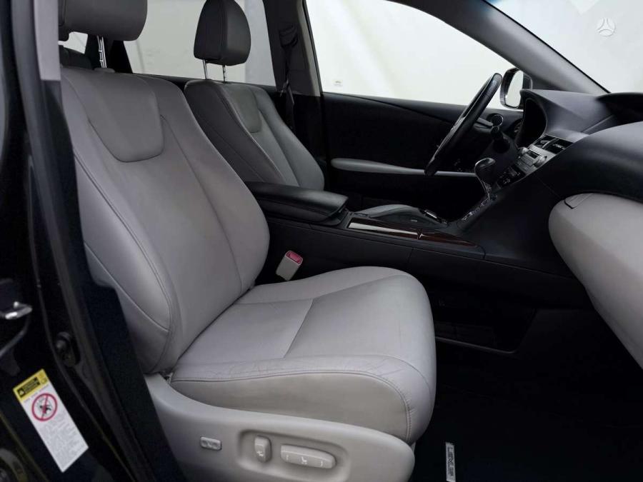 Pelēks Lexus RX 450h 2009 Viļņa, ar dzinēja tilpumu 3.46 L un nobraukumu 219 tūkst. km par 10999 €, foto 16 vietnē AUTOMOTO.COM.LV