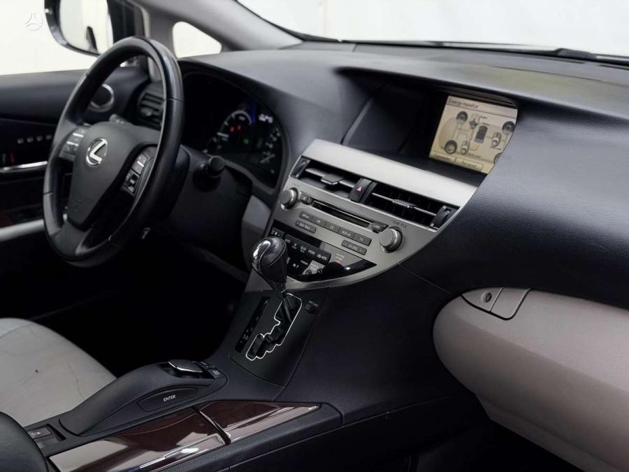 Pelēks Lexus RX 450h 2009 Viļņa, ar dzinēja tilpumu 3.46 L un nobraukumu 219 tūkst. km par 10999 €, foto 17 vietnē AUTOMOTO.COM.LV