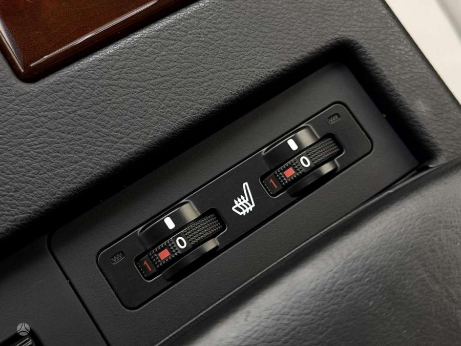 Pelēks Lexus RX 450h 2009 Viļņa, ar dzinēja tilpumu 3.46 L un nobraukumu 219 tūkst. km par 10999 €, foto 28 vietnē AUTOMOTO.COM.LV