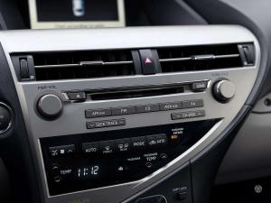 Pelēks Lexus RX 450h 2009 Viļņa, ar dzinēja tilpumu 3.46 L un nobraukumu 219 tūkst. km par 10999 €, foto 30 vietnē AUTOMOTO.COM.LV