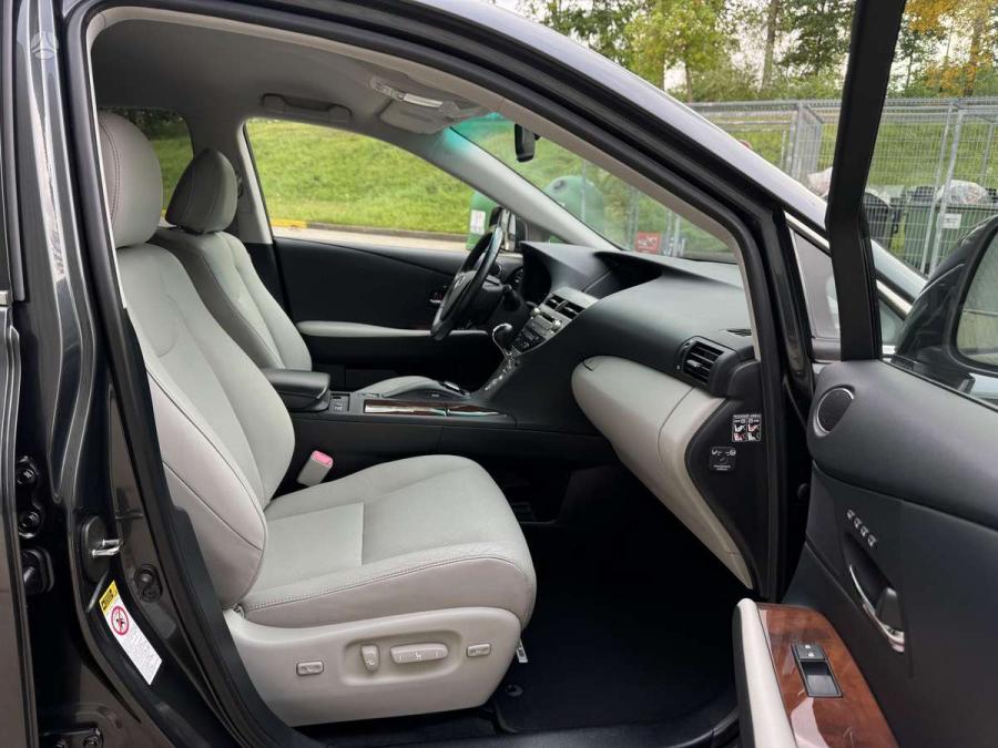 Pelēks Lexus RX 450h 2009 Alīta, ar dzinēja tilpumu 3.50 L un nobraukumu 230 tūkst. km par 11950 €, foto 9 vietnē AUTOMOTO.COM.LV