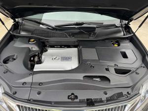 Pelēks Lexus RX 450h 2009 Alīta, ar dzinēja tilpumu 3.50 L un nobraukumu 230 tūkst. km par 11950 €, foto 37 vietnē AUTOMOTO.COM.LV