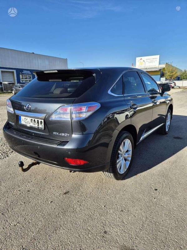 Grey Lexus RX 450h 2010 in Siauliai, with an engine capacity of 3.46 L and mileage of 337 thousand km for 11299 €, photo 2 on AUTOMOTO.COM.LV