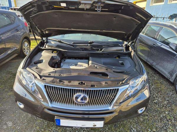 Grey Lexus RX 450h 2010 in Siauliai, with an engine capacity of 3.46 L and mileage of 337 thousand km for 11299 €, photo 4 on AUTOMOTO.COM.LV