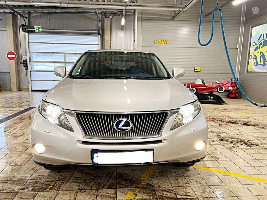 Grey Lexus RX 450h 2010 in Vilnius, with an engine capacity of 0.00 L and mileage of 258 thousand km for 8500 €, photo 6 on AUTOMOTO.COM.LV
