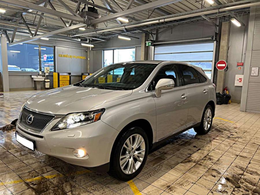 Grey Lexus RX 450h 2010 in Vilnius, with an engine capacity of 0.00 L and mileage of 258 thousand km for 8500 €, photo 7 on AUTOMOTO.COM.LV