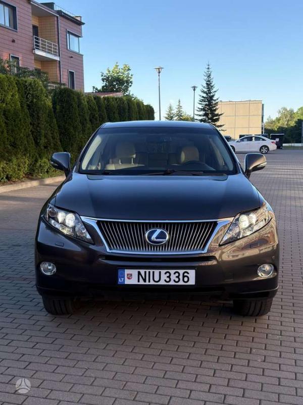 Pelēks Lexus RX 450h 2010 Šauļi, ar dzinēja tilpumu 3.46 L un nobraukumu 299 tūkst. km par 9950 €, foto 2 vietnē AUTOMOTO.COM.LV