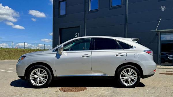 Pelēks Lexus RX 450h 2010 Viļņa, ar dzinēja tilpumu 3.50 L un nobraukumu 171 tūkst. km par 12990 €, foto 6 vietnē AUTOMOTO.COM.LV