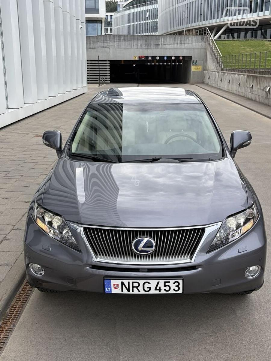 Grey Lexus RX 450h 2010 in Vilnius, with an engine capacity of 3.50 L and mileage of 215 thousand km for 13500 €, photo 1 on AUTOMOTO.COM.LV