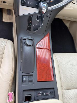 Grey Lexus RX 450h 2010 in Vilnius, with an engine capacity of 3.50 L and mileage of 215 thousand km for 13500 €, photo 17 on AUTOMOTO.COM.LV