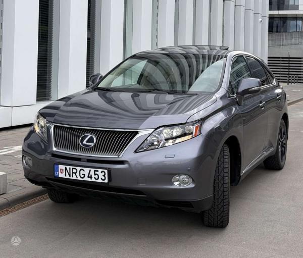 Grey Lexus RX 450h 2010 in Vilnius, with an engine capacity of 3.50 L and mileage of 215 thousand km for 12499 €, photo 1 on AUTOMOTO.COM.LV