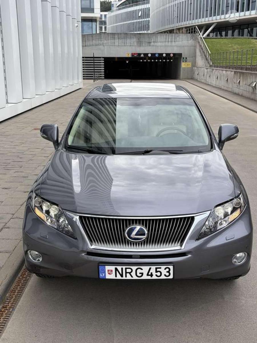 Pelēks Lexus RX 450h 2010 Viļņa, ar dzinēja tilpumu 3.50 L un nobraukumu 215 tūkst. km par 12499 €, foto 3 vietnē AUTOMOTO.COM.LV