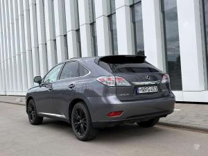 Pelēks Lexus RX 450h 2010 Viļņa, ar dzinēja tilpumu 3.50 L un nobraukumu 215 tūkst. km par 12499 €, foto 5 vietnē AUTOMOTO.COM.LV