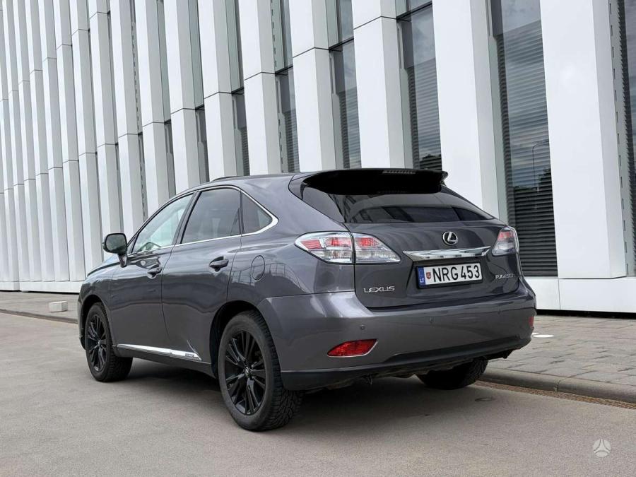 Pelēks Lexus RX 450h 2010 Viļņa, ar dzinēja tilpumu 3.50 L un nobraukumu 215 tūkst. km par 12499 €, foto 5 vietnē AUTOMOTO.COM.LV